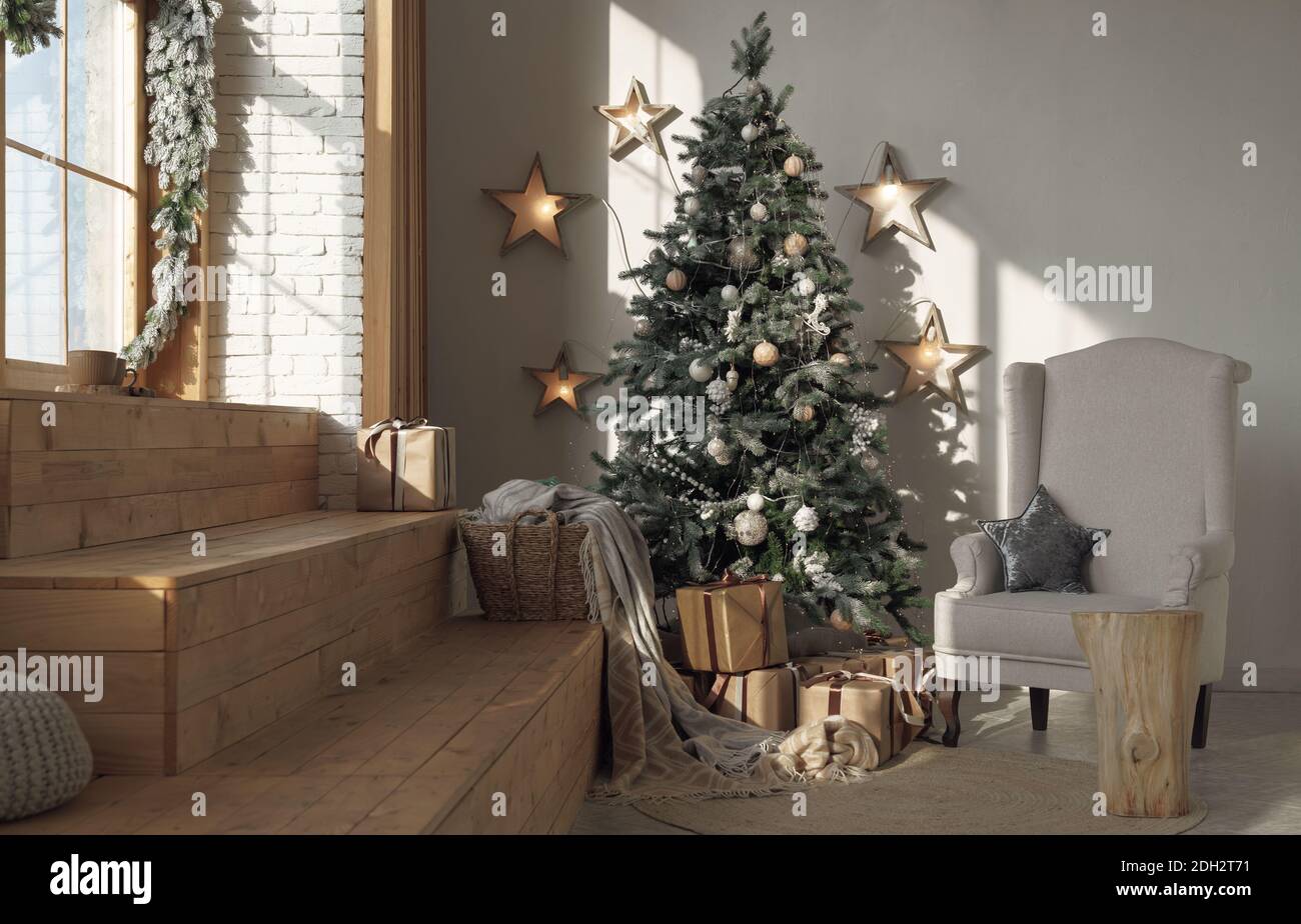 House lantern christmas tree hi-res stock photography and images - Alamy
