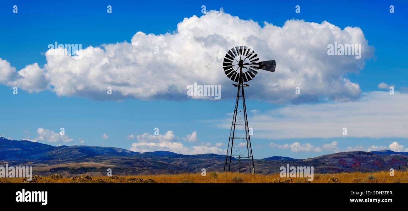 American countryside old windmill hi-res stock photography and images ...