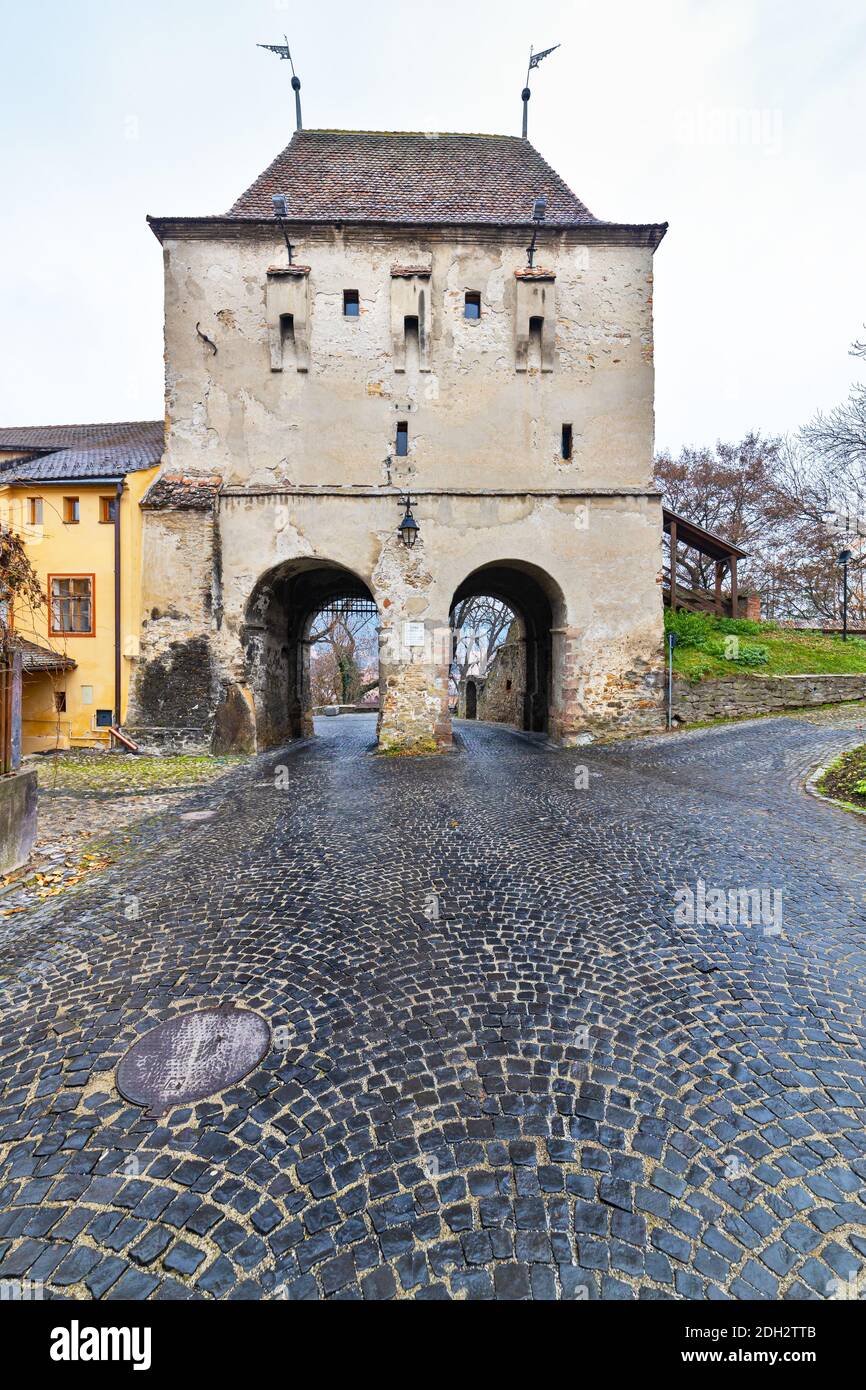 Taylor Tower gate of Sighisoara citadel in Transylvania, Romania Stock ...