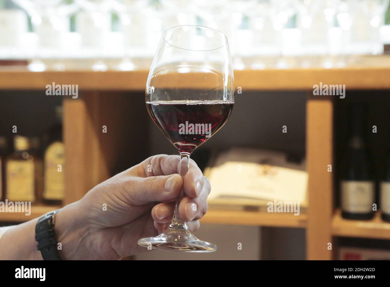 Wine sample hi-res stock photography and images - Alamy