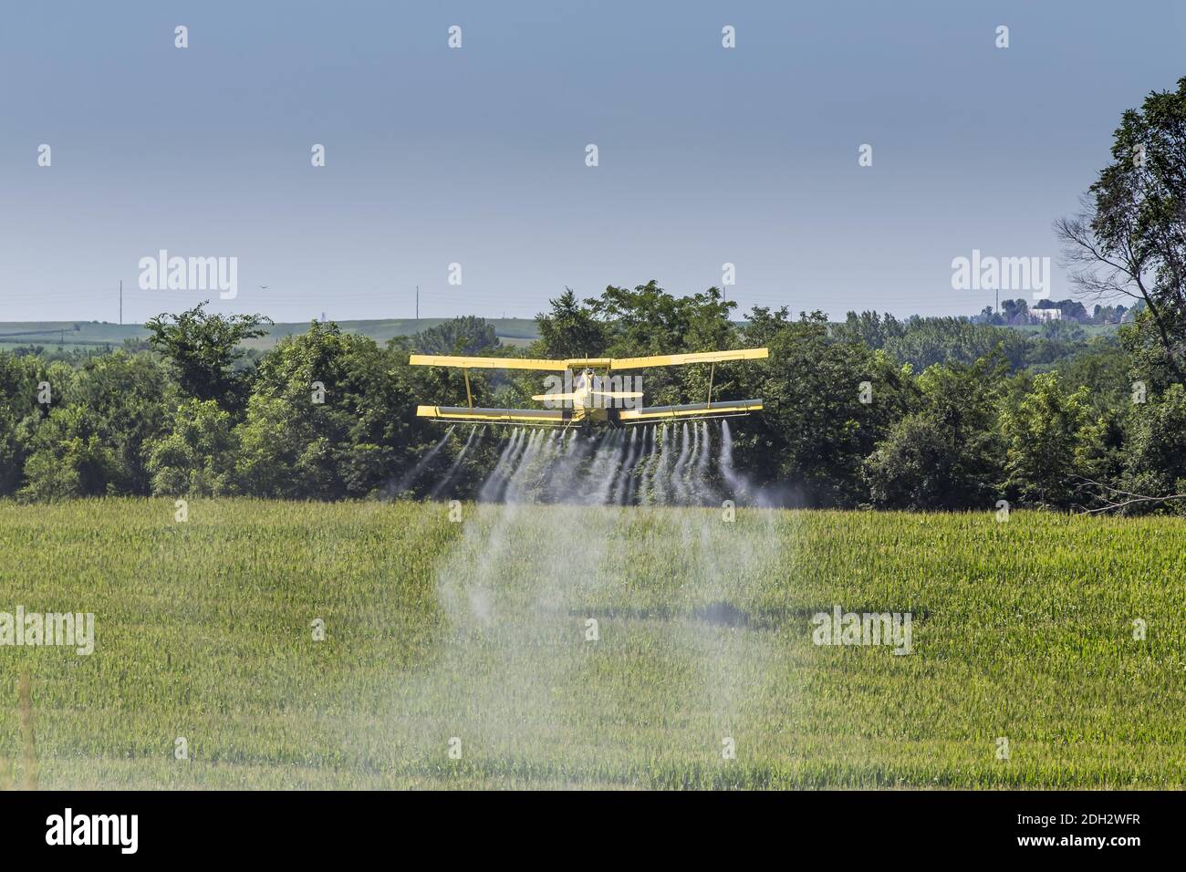 Aerial crop spraying hi-res stock photography and images - Alamy