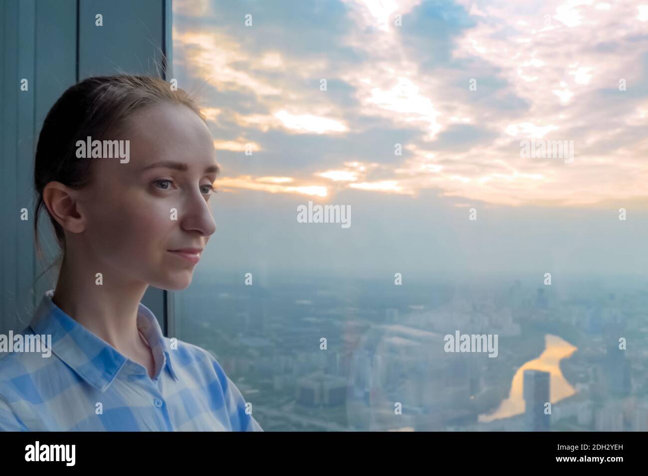 Summer portrait skyline hi-res stock photography and images - Alamy
