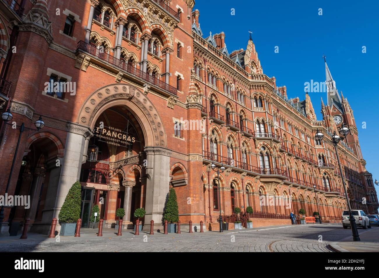 St pancras renaissance hotel hi-res stock photography and images - Alamy