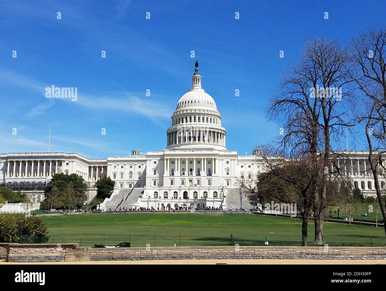 The Western facade panoramic view of the United States Capitol Building ...