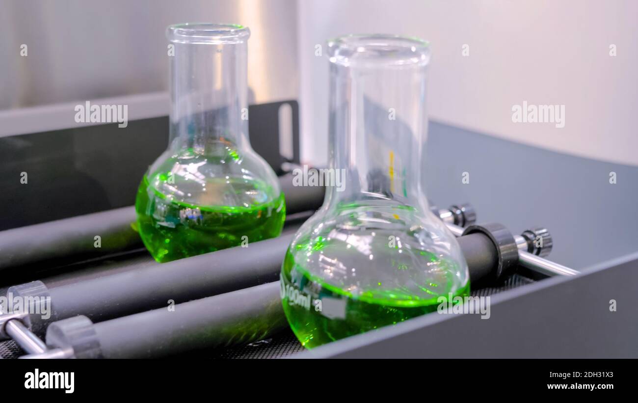 Orbital shaker for mixing, shaking, blending biological samples in ...