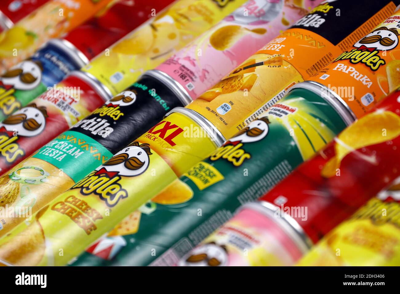 Pringles crisps pile hi-res stock photography and images - Alamy