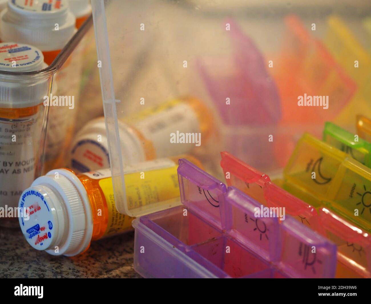 Pill bottles hi-res stock photography and images - Alamy