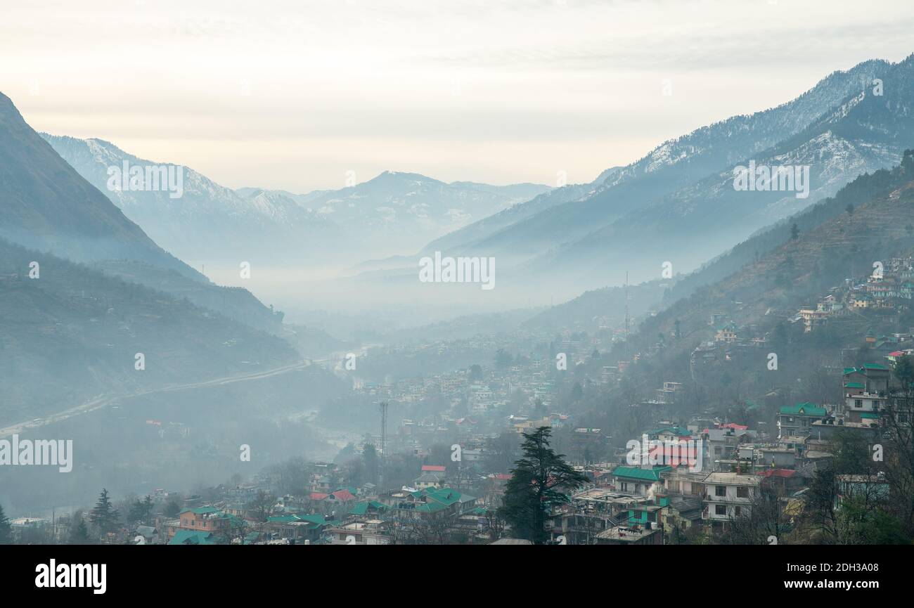 Kullu valley river hi-res stock photography and images - Alamy