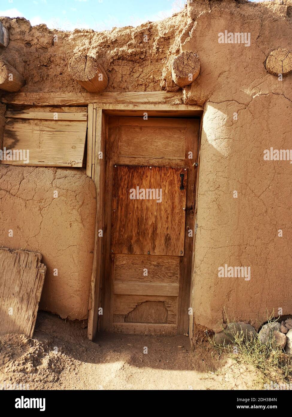 Old wooden door Stock Photo - Alamy