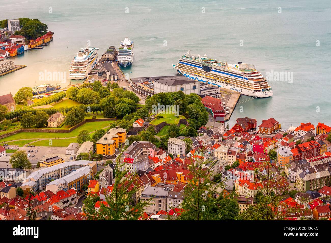 Bergen, Norway city view with port Stock Photo - Alamy