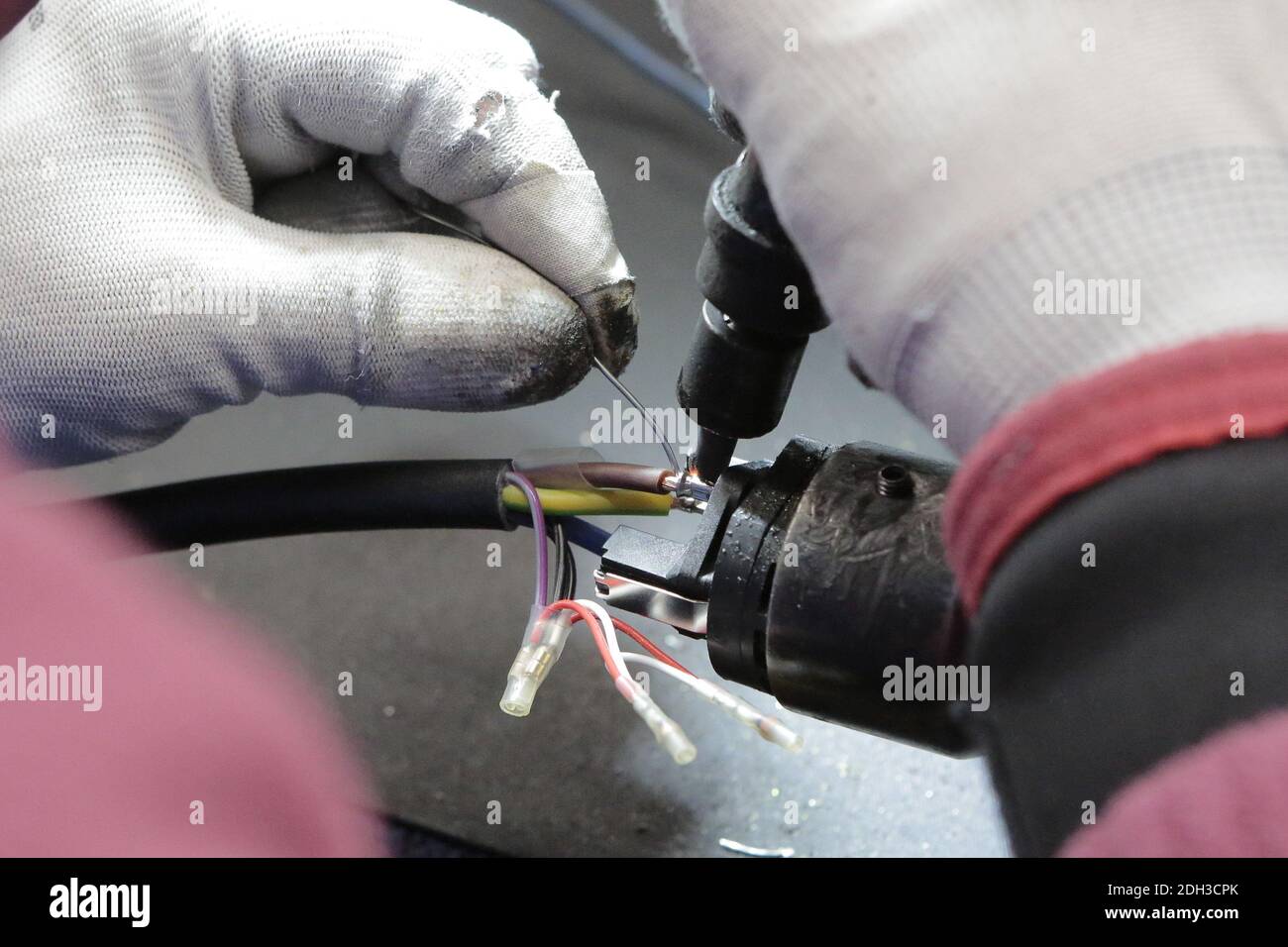 Electric iron connections hi-res stock photography and images - Alamy