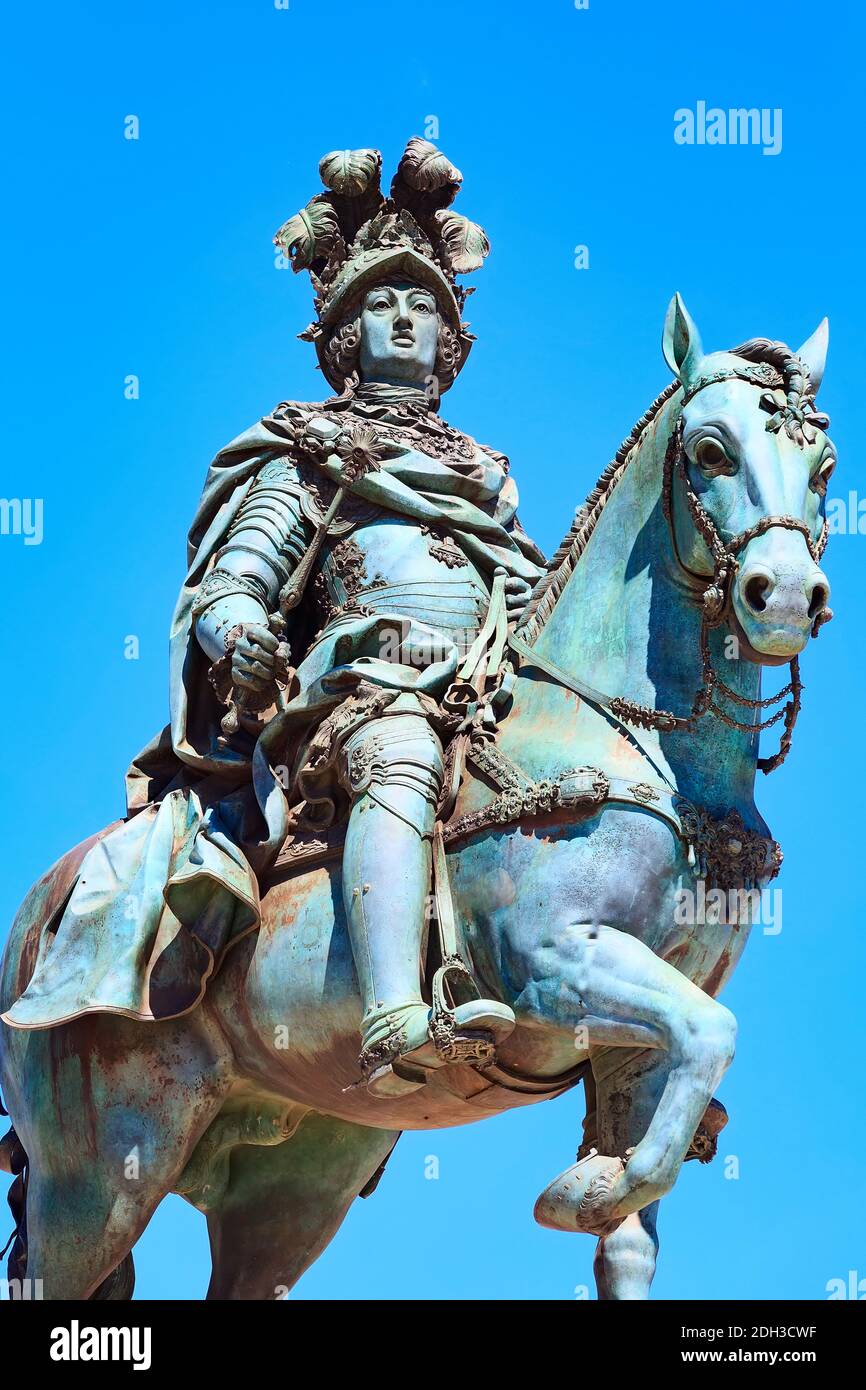 Capital statue of king jose i hi-res stock photography and images - Alamy