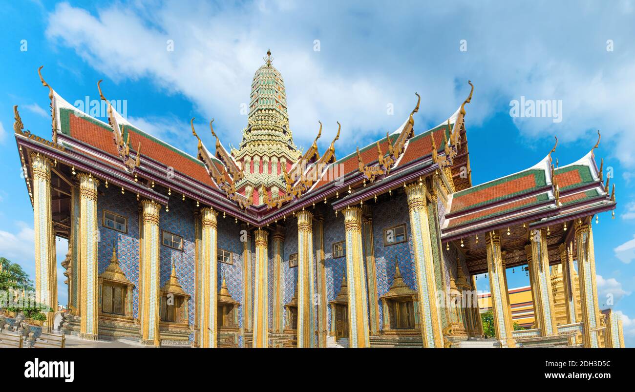 Emerald Buddha High Resolution Stock Photography and Images - Alamy