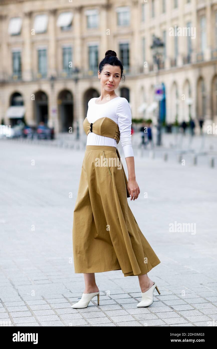 Street style, Anna Ivchenko arriving at Schiaparelli Fall-Winter 2017 ...
