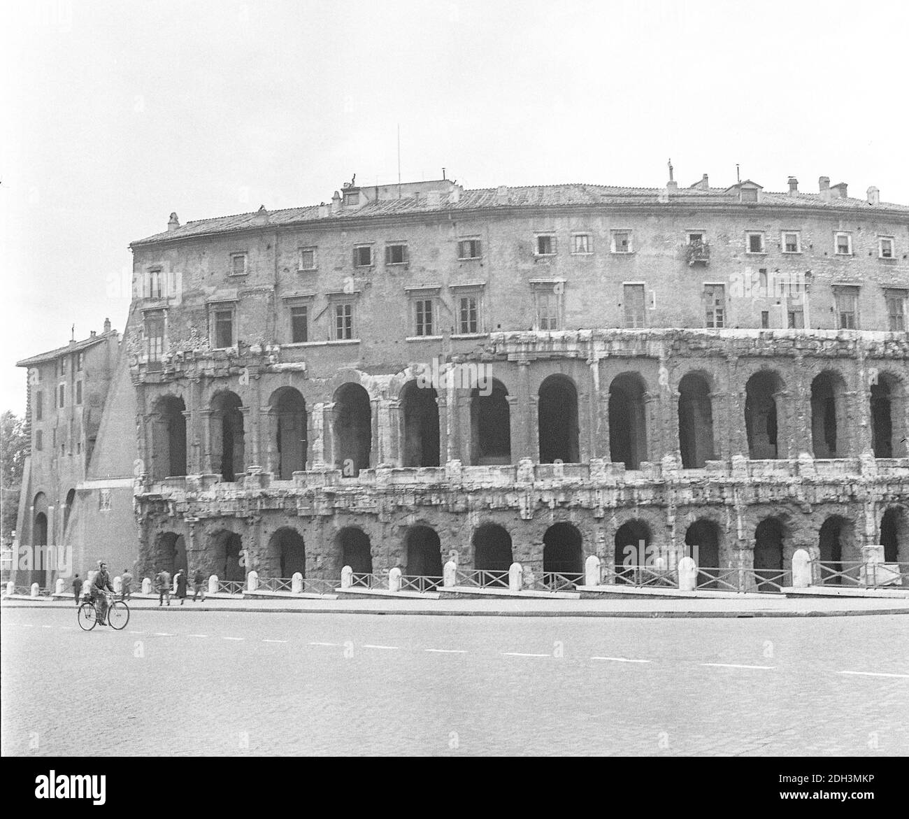 Rome columns Black and White Stock Photos & Images - Alamy
