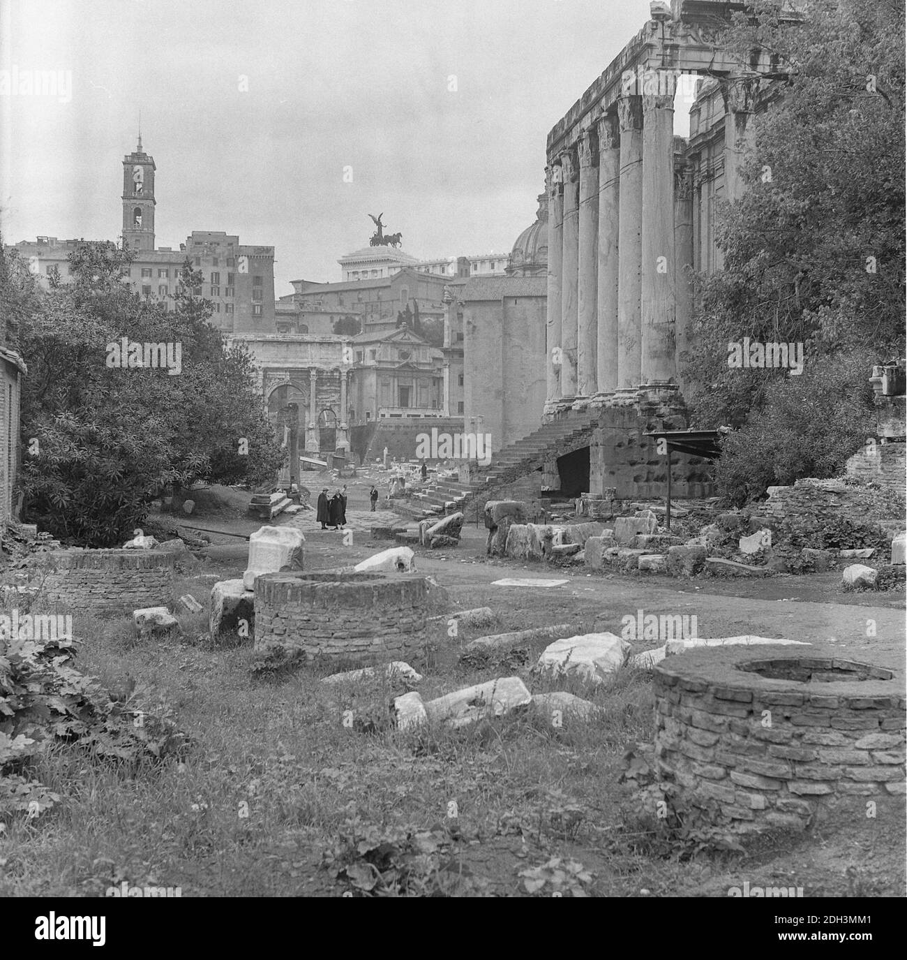 The roman forum in October 1951, Rome, Italy Stock Photo - Alamy