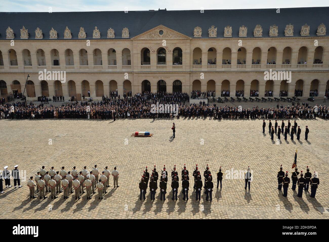 The coffin of Simone Veil attending a tribute ceremony for French ...