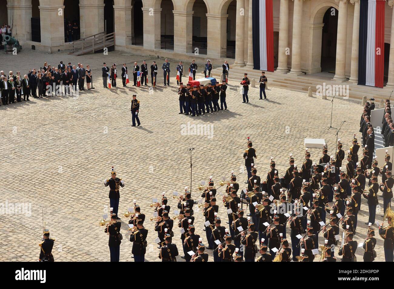 The coffin of Simone Veil attending a tribute ceremony for French ...