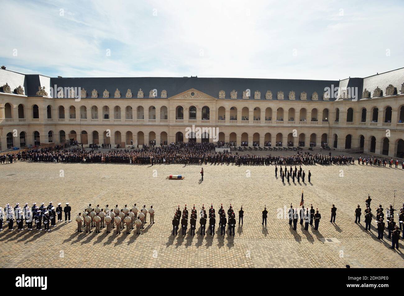 The coffin of Simone Veil attending a tribute ceremony for French ...