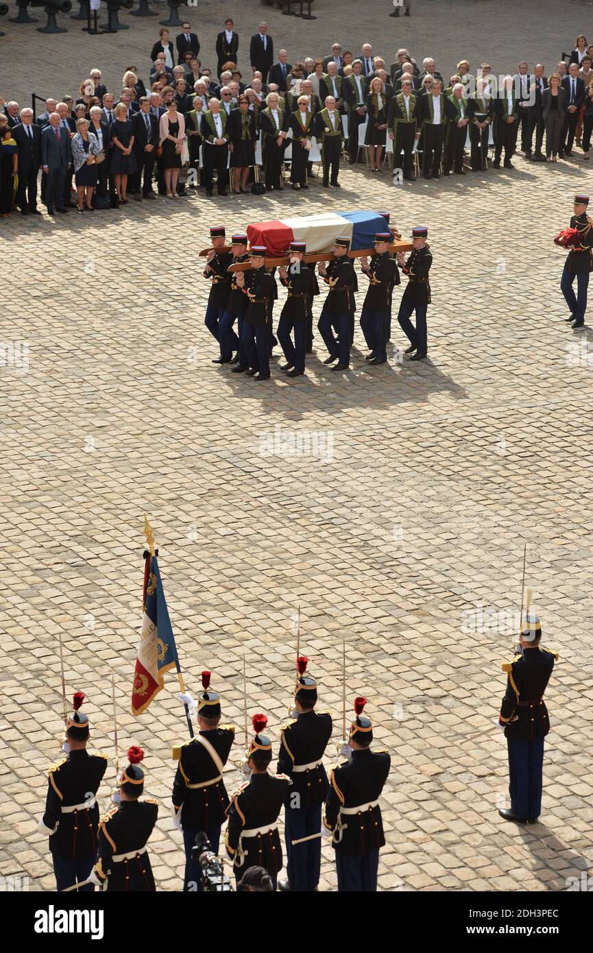 The coffin of Simone Veil attending a tribute ceremony for French ...