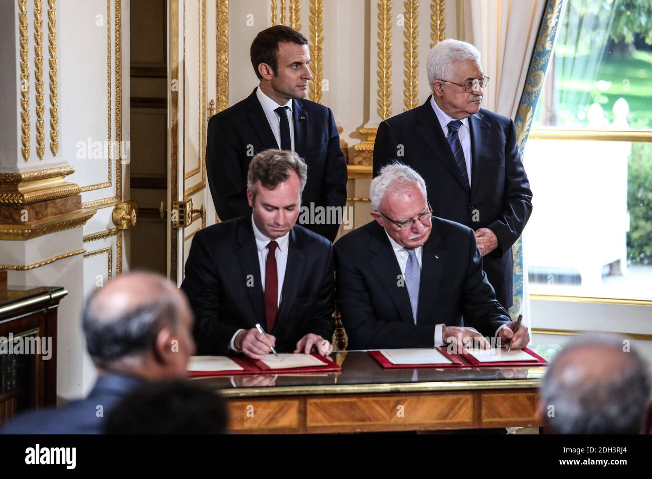 French President Emmanuel Macron welcomes Palestinian President Mahmoud ...