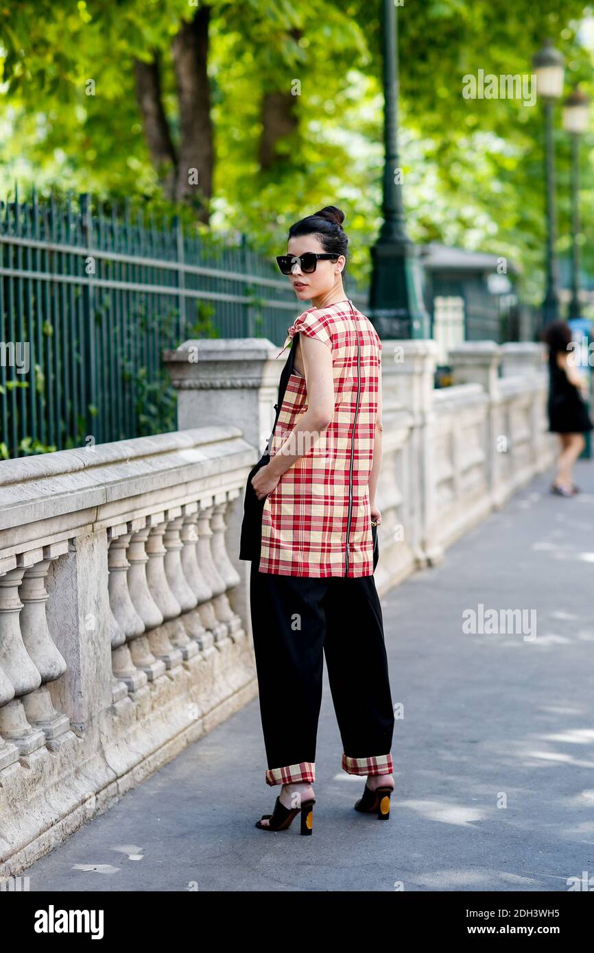 Street style, Anna Ivchenko arriving at Jean-Paul Gaultier Fall-Winter ...