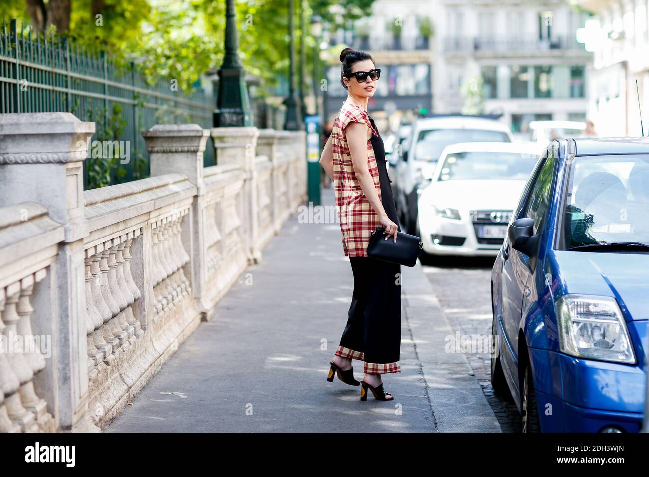 Street style, Anna Ivchenko arriving at Jean-Paul Gaultier Fall-Winter ...