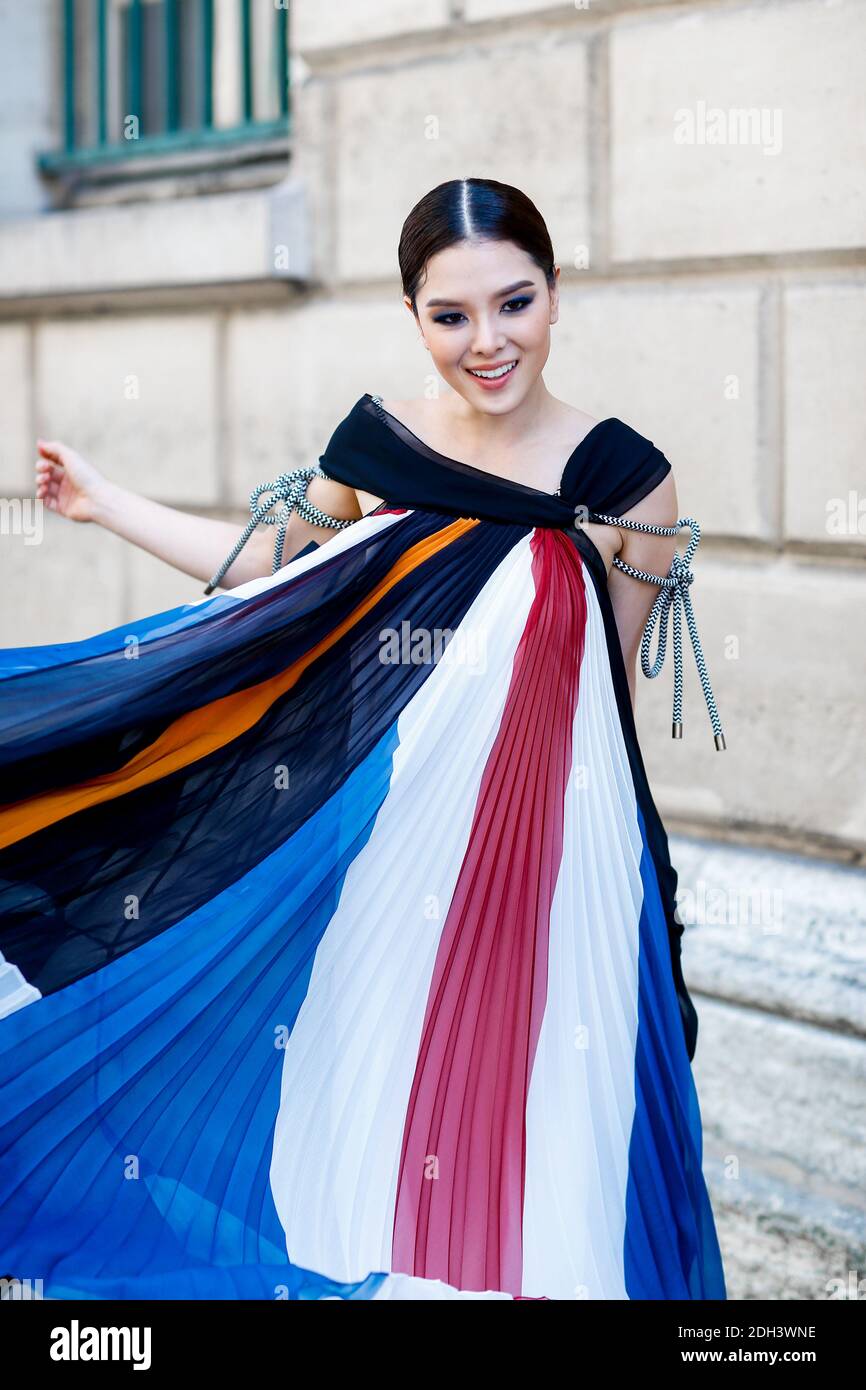 Street style, Lydia Sarunrat Deane arriving at Ulyana Sergeenko Fall ...