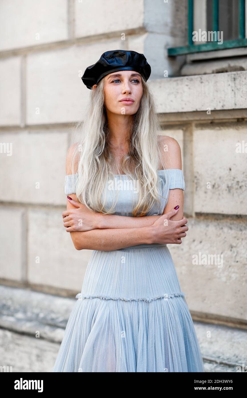 Street style, Veronika Kuvaeva arriving at Ulyana Sergeenko Fall-Winter ...