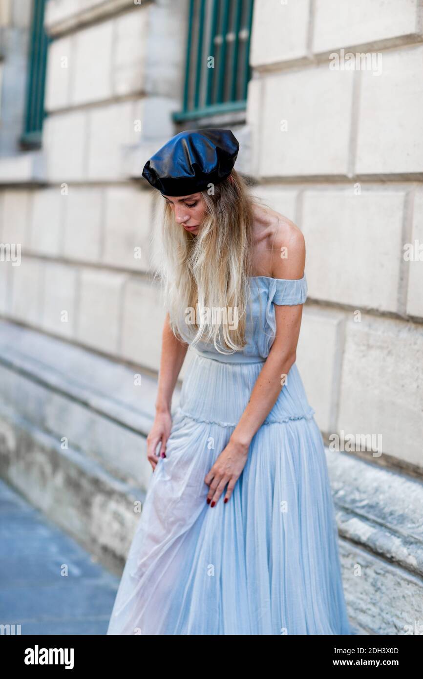 Street style, Veronika Kuvaeva arriving at Ulyana Sergeenko Fall-Winter ...