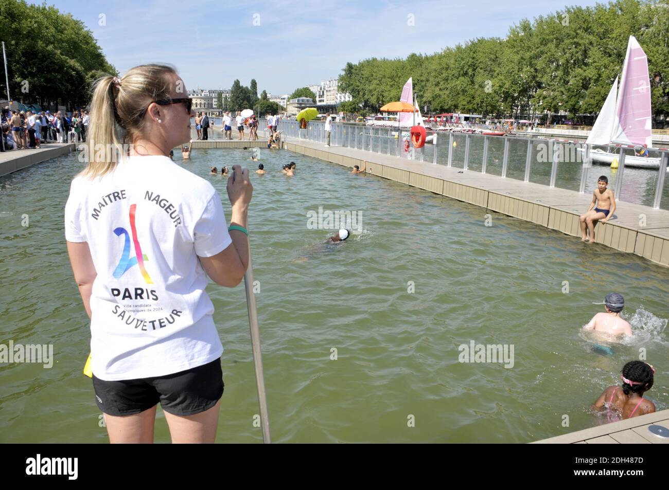 Inauguration of the three swimming pools at the Bassin de la Villette ...