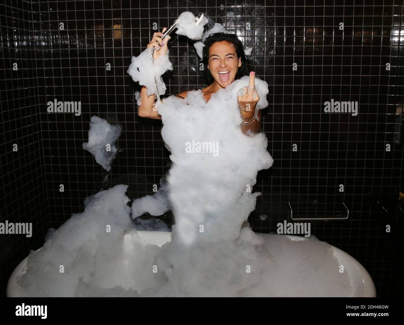 Exclusif - Sandra Zeitoun de Matteis pose en reponse aux nombreuses menaces et critiques, suite ...