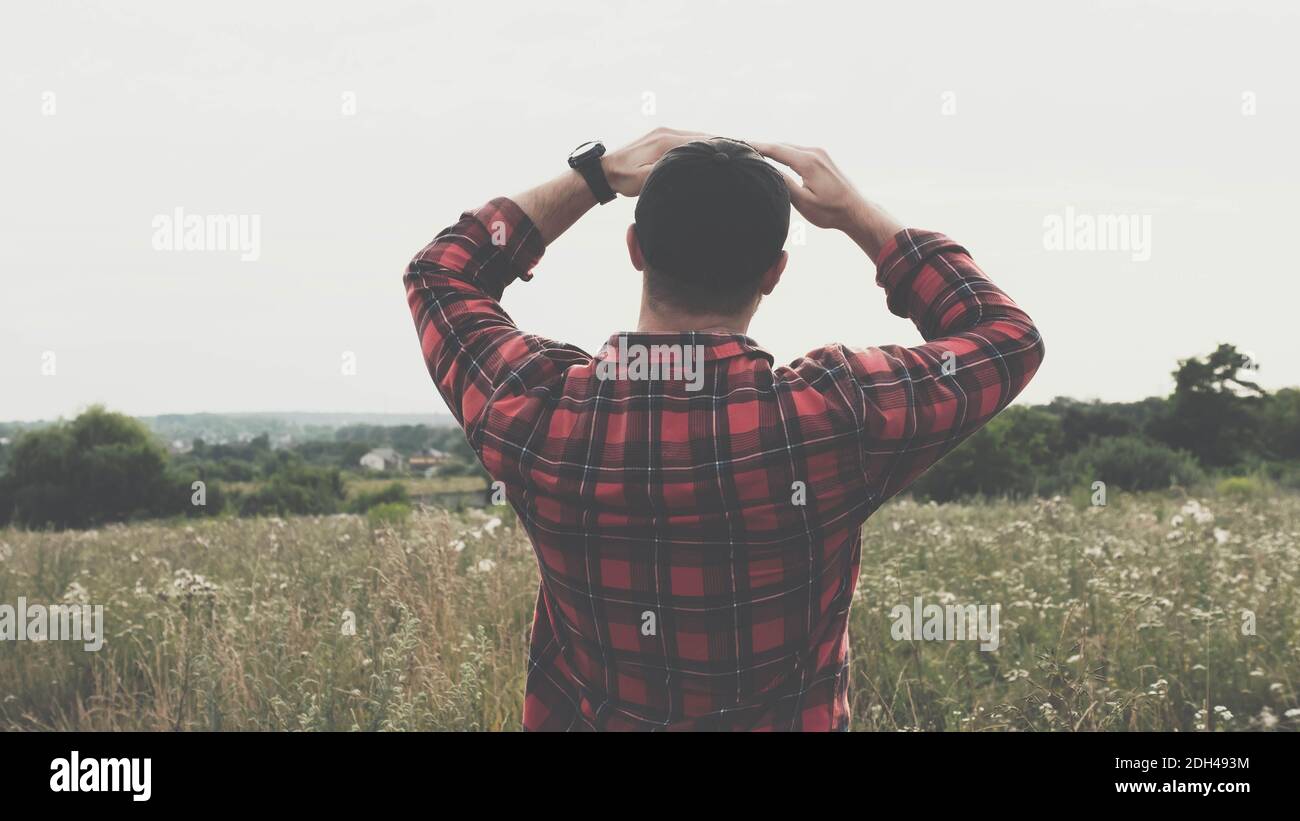 Man in a field hi-res stock photography and images - Alamy