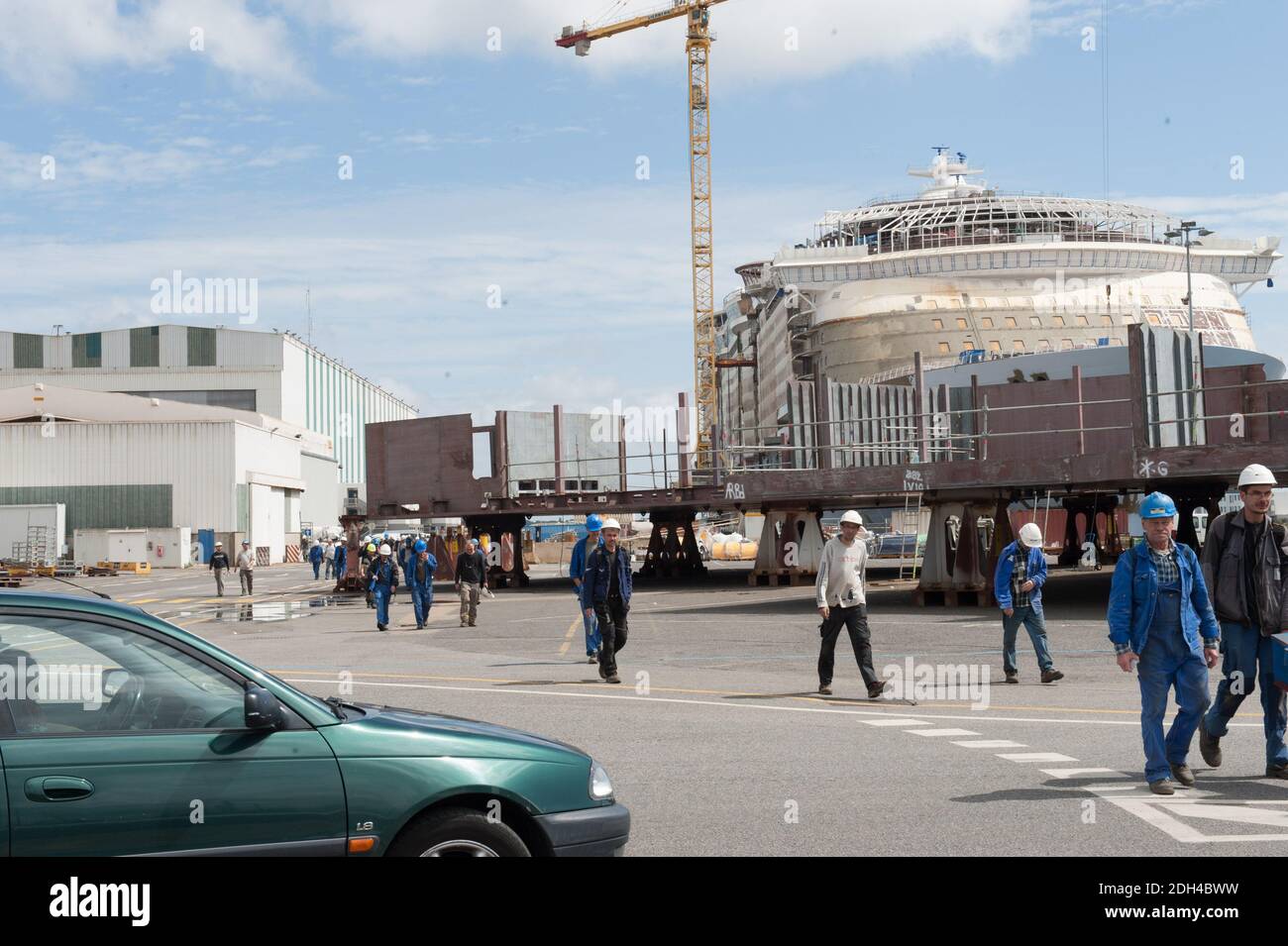 The shipyard STX, industry nationalized by the French State to continue ...