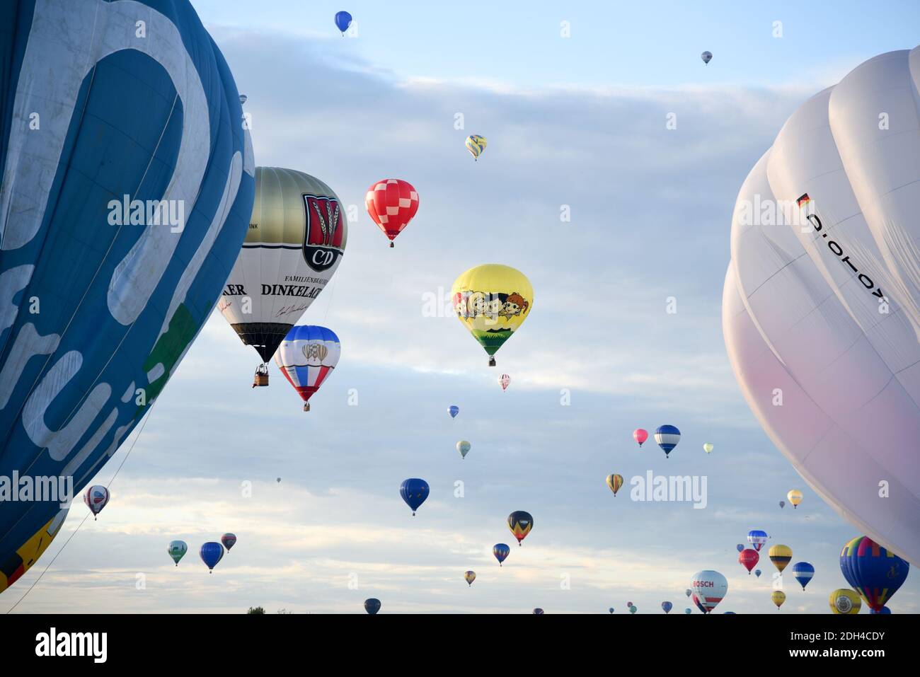 Mass balloon ascent during the Mondial Air Ballons (MAB) event, an ...