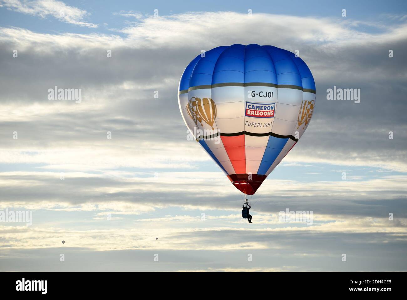 Mass balloon ascent during the Mondial Air Ballons (MAB) event, an ...