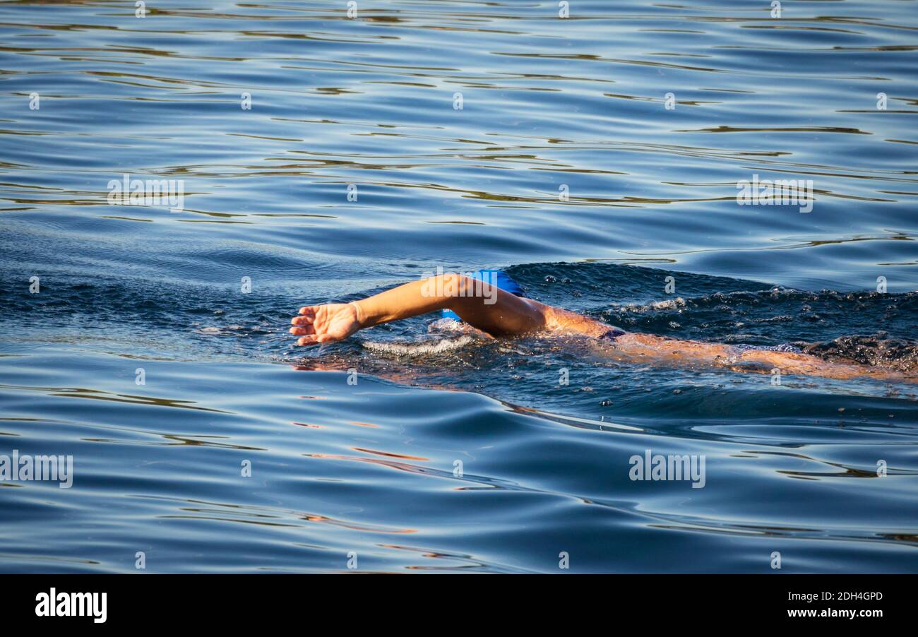 Crawling woman hi-res stock photography and images - Alamy