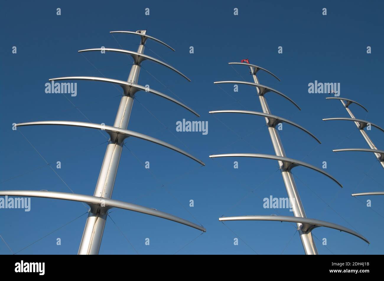 masts of a sailing ship modern in carbon fiber against blue sky Stock ...