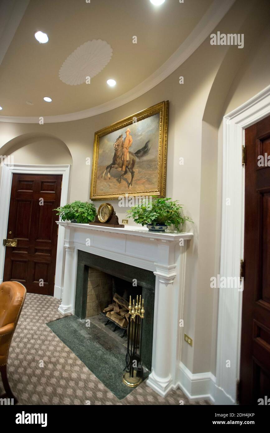 Very high resolution view of the fireplace in the newly renovated ...