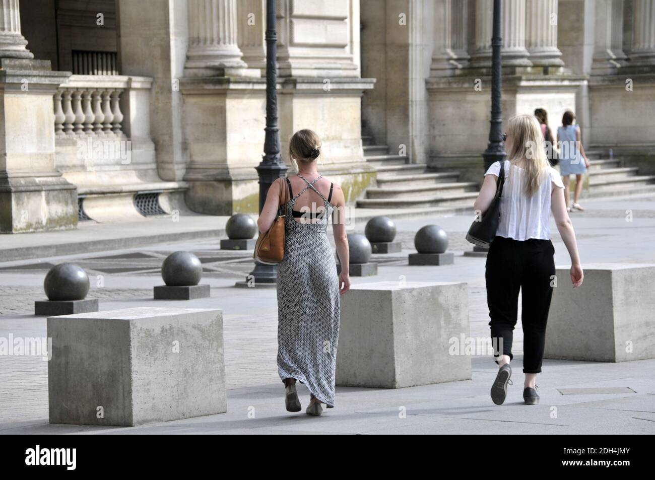 Louvre blocks hi-res stock photography and images - Alamy