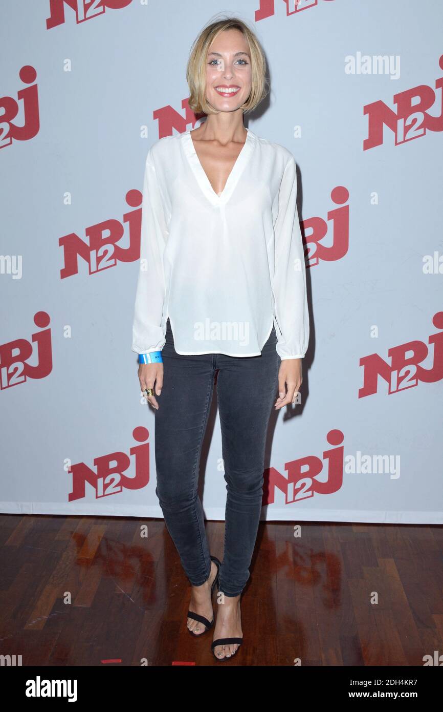 Davia Martelli assiste a la Premiere NRJ12 de Les Vacances des Anges ...