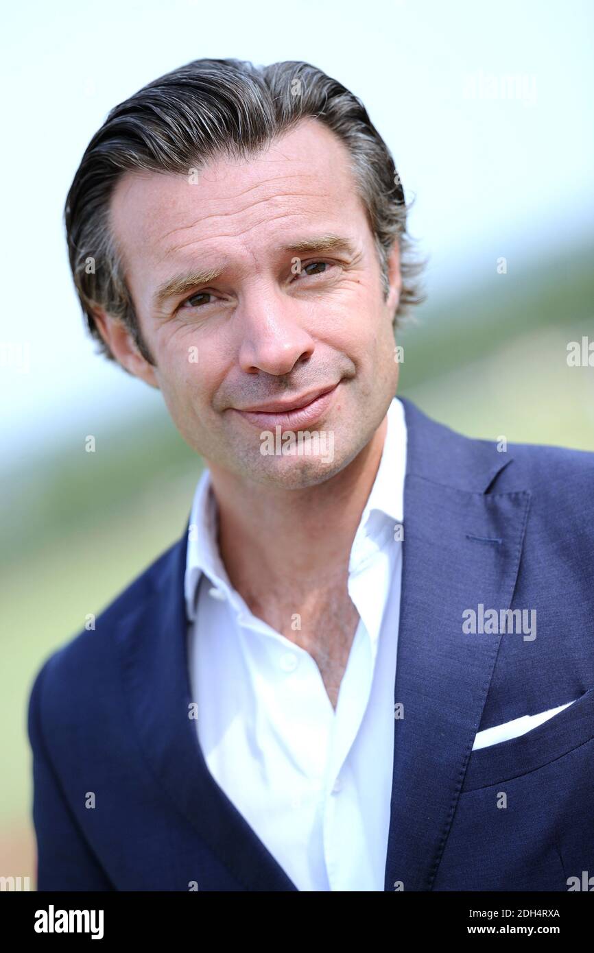 David Scheffler pose lors d'une seance photo avant la Coupe Diane ...