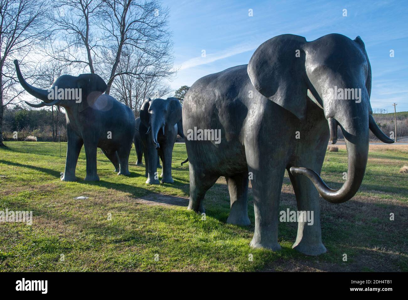 Zoo Animal Statue High Resolution Stock Photography and Images - Alamy