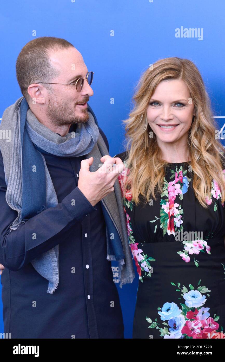Darren Aronofsky and Michelle Pfeiffer attending the Mother Photocall ...