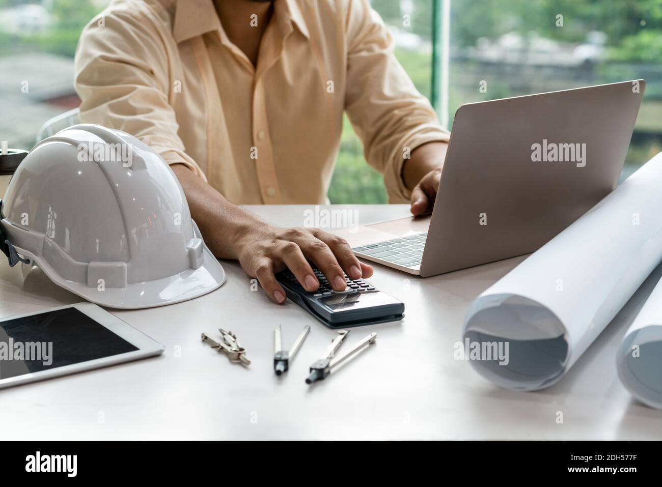 Civil engineer desk hi-res stock photography and images - Alamy