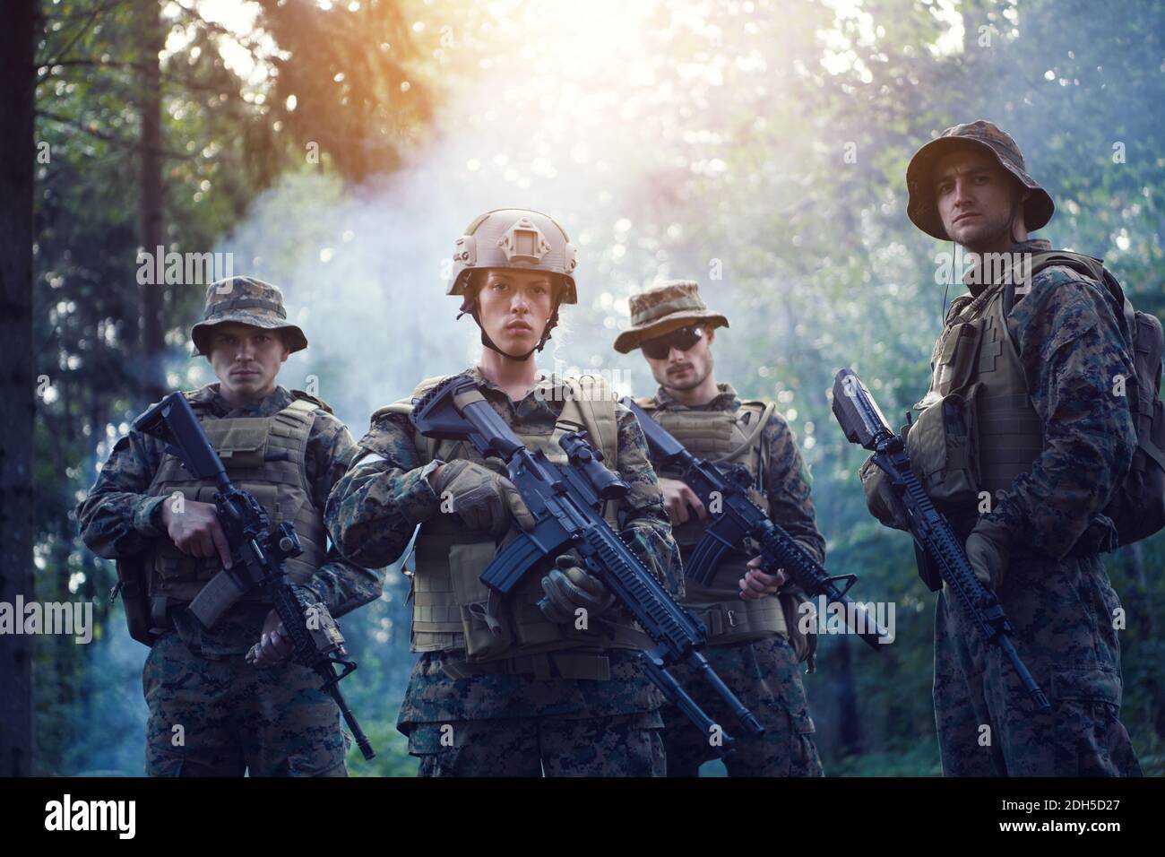 Special forces team leader hi-res stock photography and images - Alamy