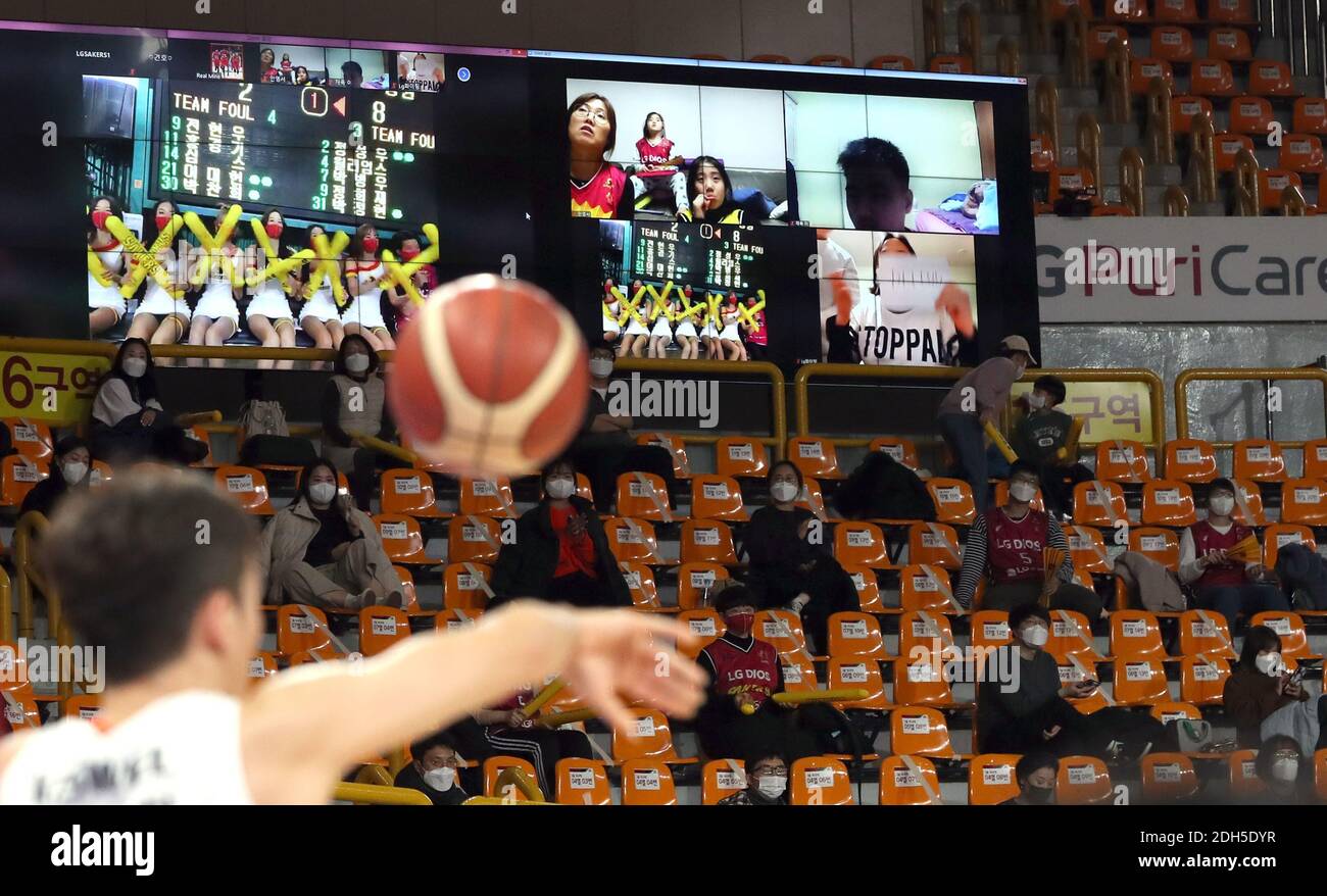 10th Dec, 2020. Basketball game without fans A Korean Basketball League ...