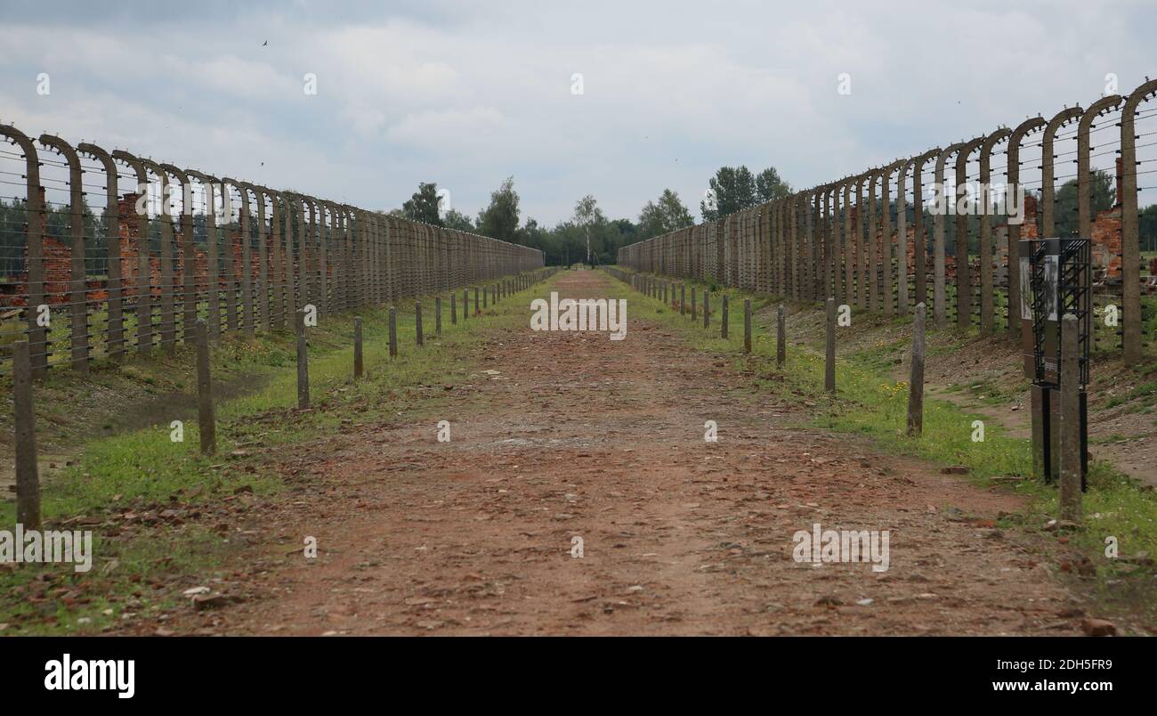 Barbed wire fences at the Auschwitz-Birkenau Nazi concentration camps ...