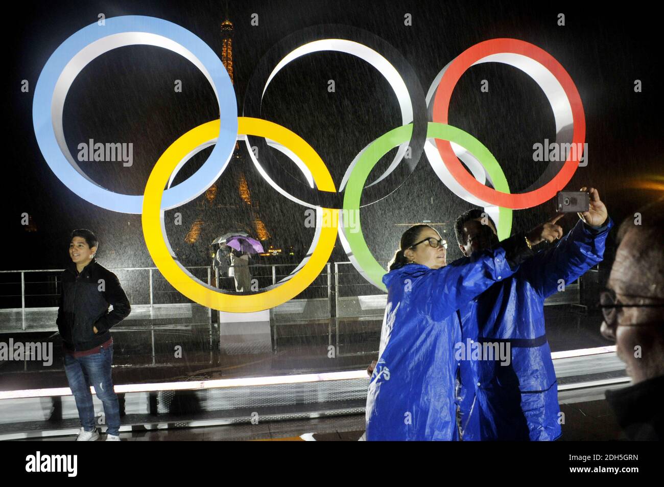 The Olympic rings are unveiled on the Trocadero square opposite the ...