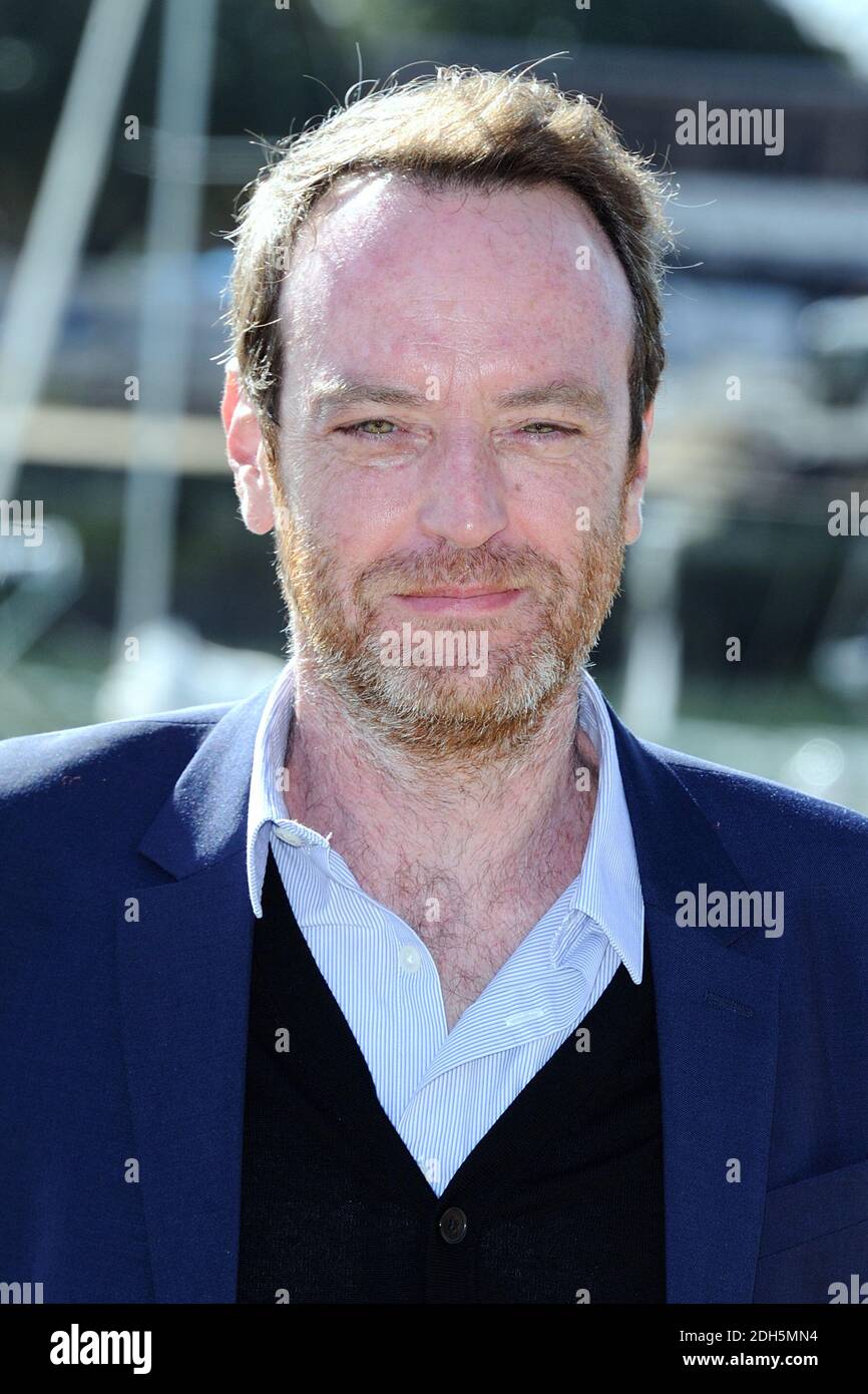 Nicolas Grandhomme assiste a un photocall pour le film Pretes a Tout ...